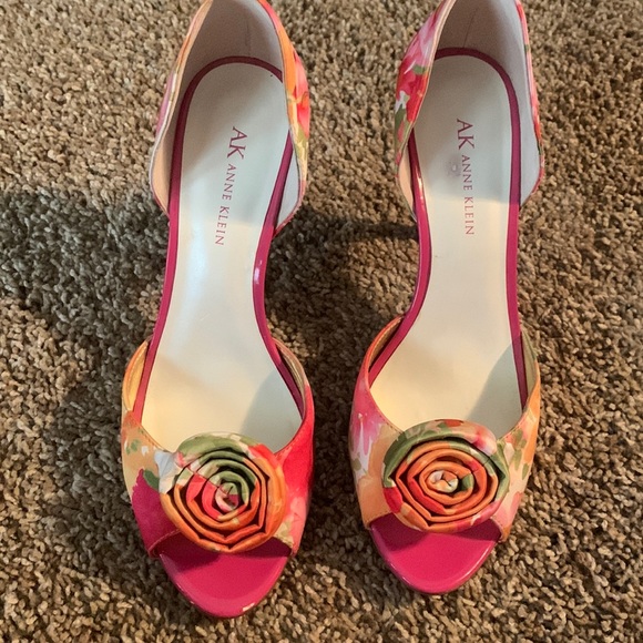 Anne Klein | Shoes | Anne Klein Floral Print Heels | Poshmark